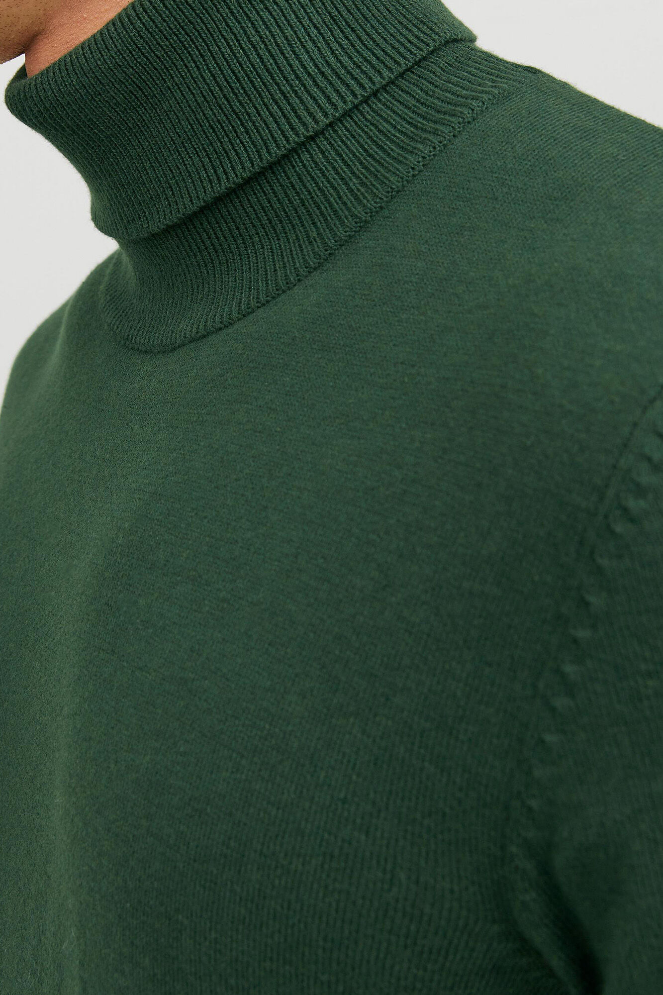 Jersey cuello vuelto básico | Jerséis y cárdigans de hombre | Cortefiel