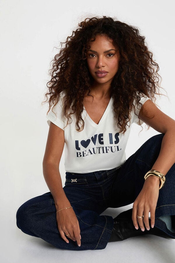 T-shirt gola em bico manga curta | T-shirts e tops para Mulher | Cortefiel