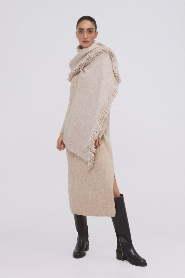 Cross-Knit and fringes set