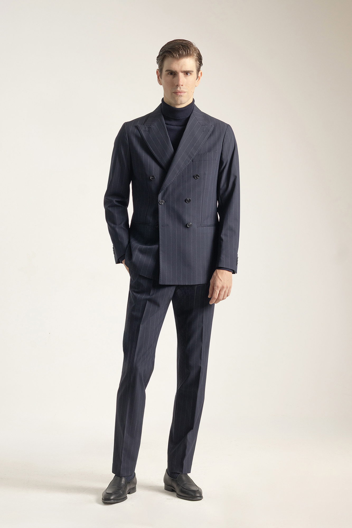 Traje cruzado raya diplomática marino | Trajes de hombre | Cortefiel