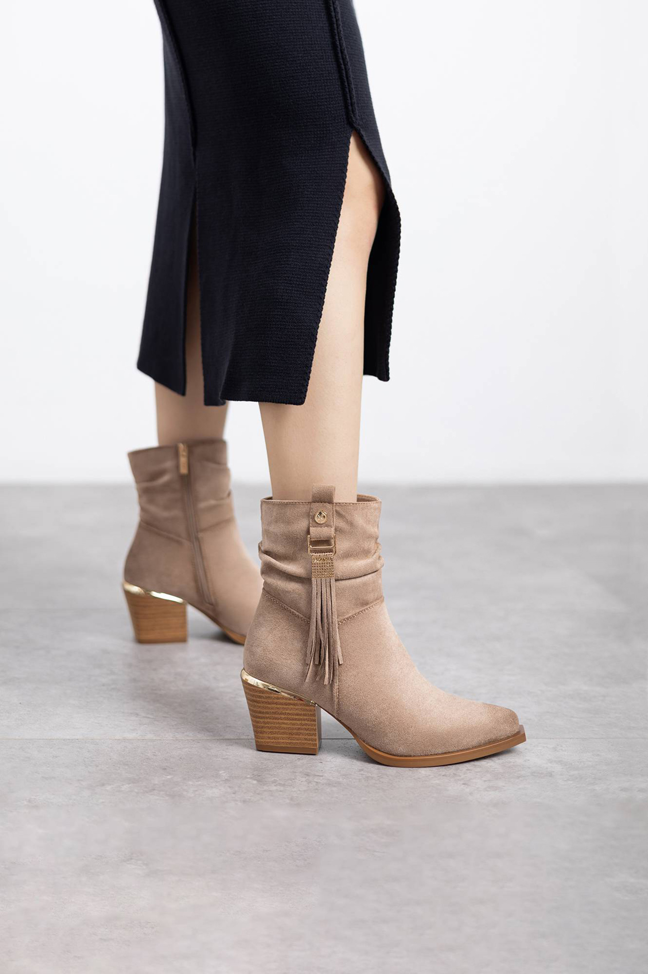 Botins cowboy com franjas | Botins para Mulher | Cortefiel