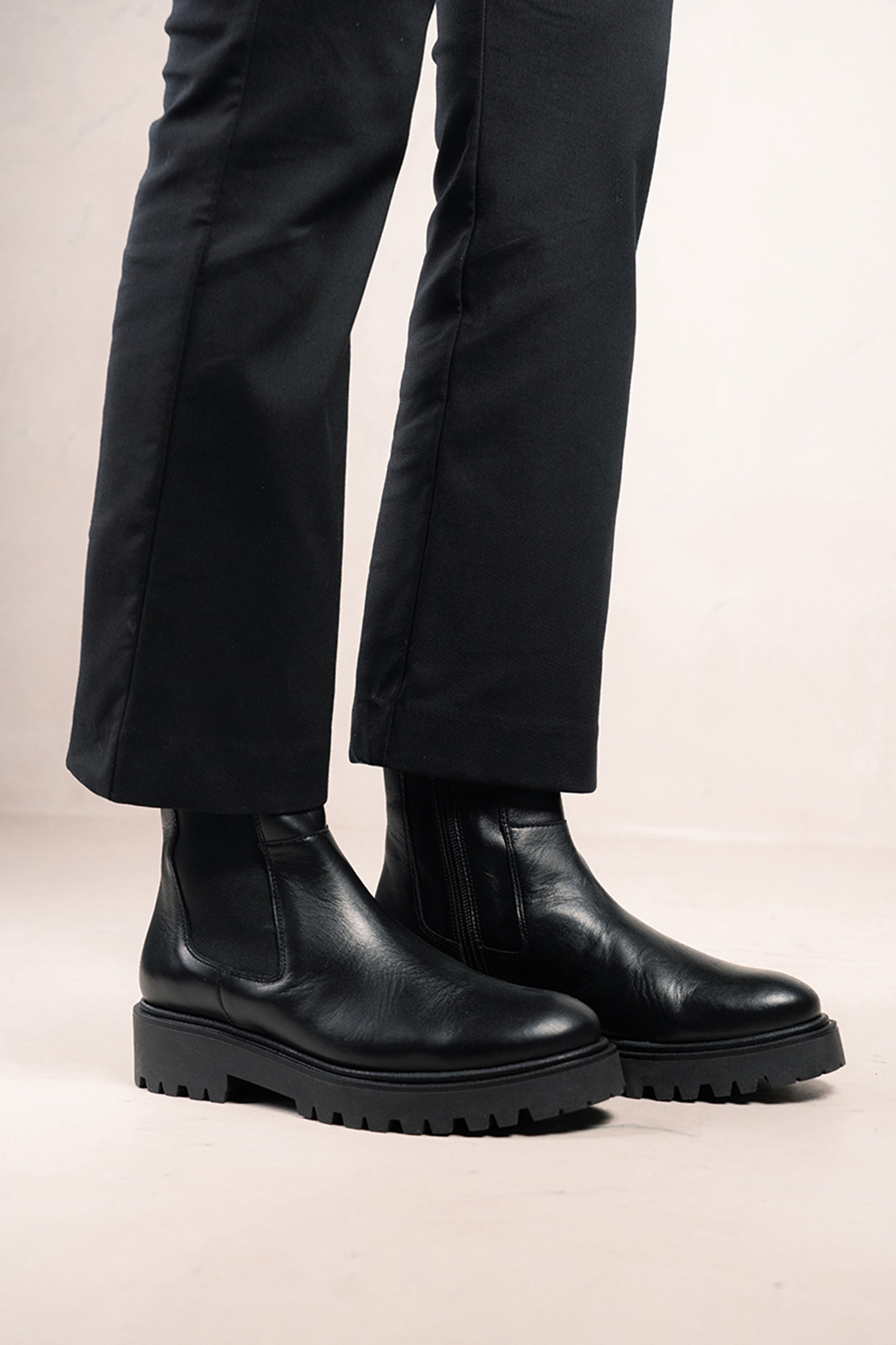 Botas chelsea de pele Marion | Botas para Mulher | Cortefiel