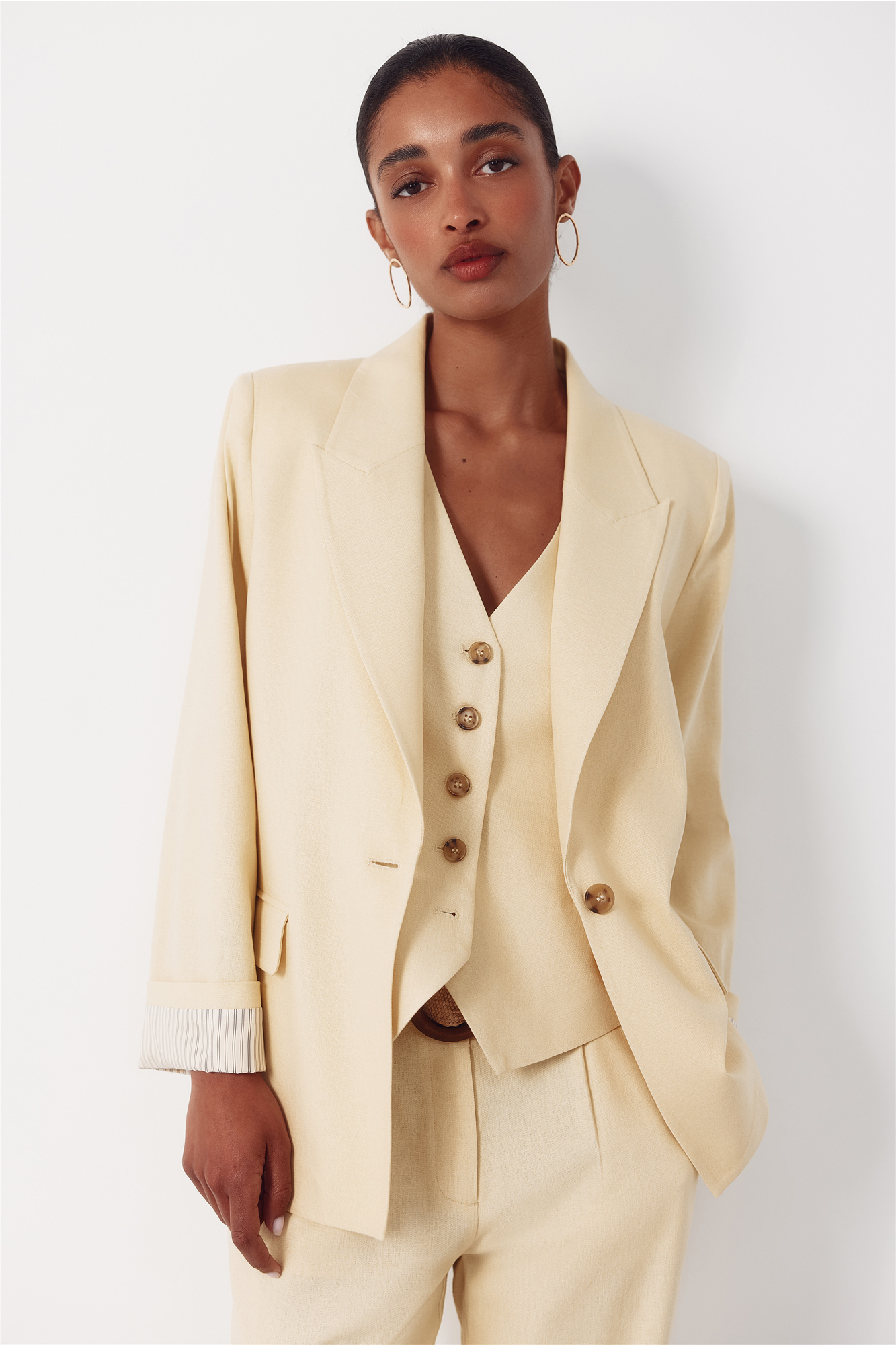 Blazer em linho | Blazers para Mulher | Cortefiel