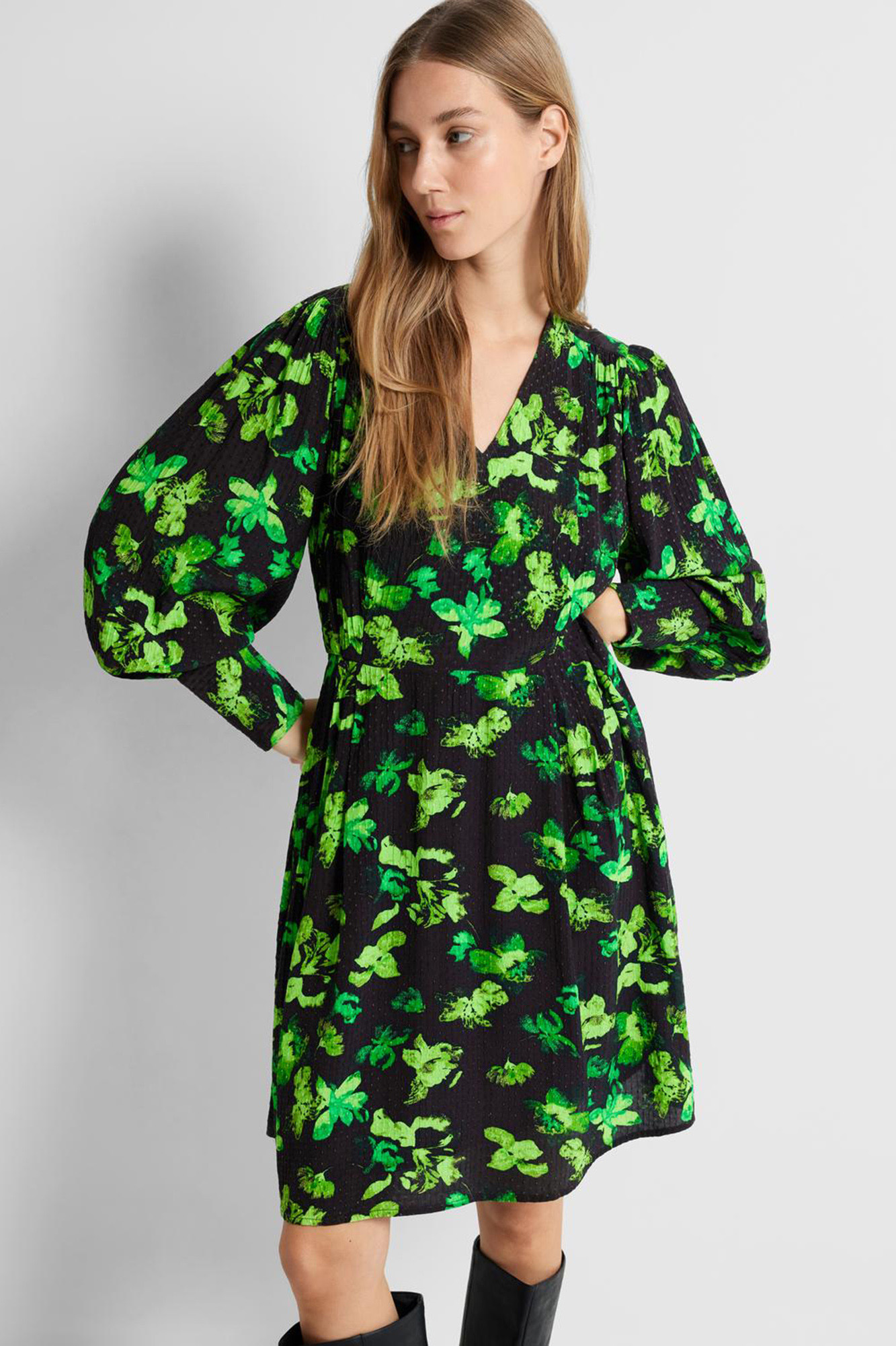 Vestido Wrap confecionado com Lenzing ECOVERO | Vestidos de mulher ...