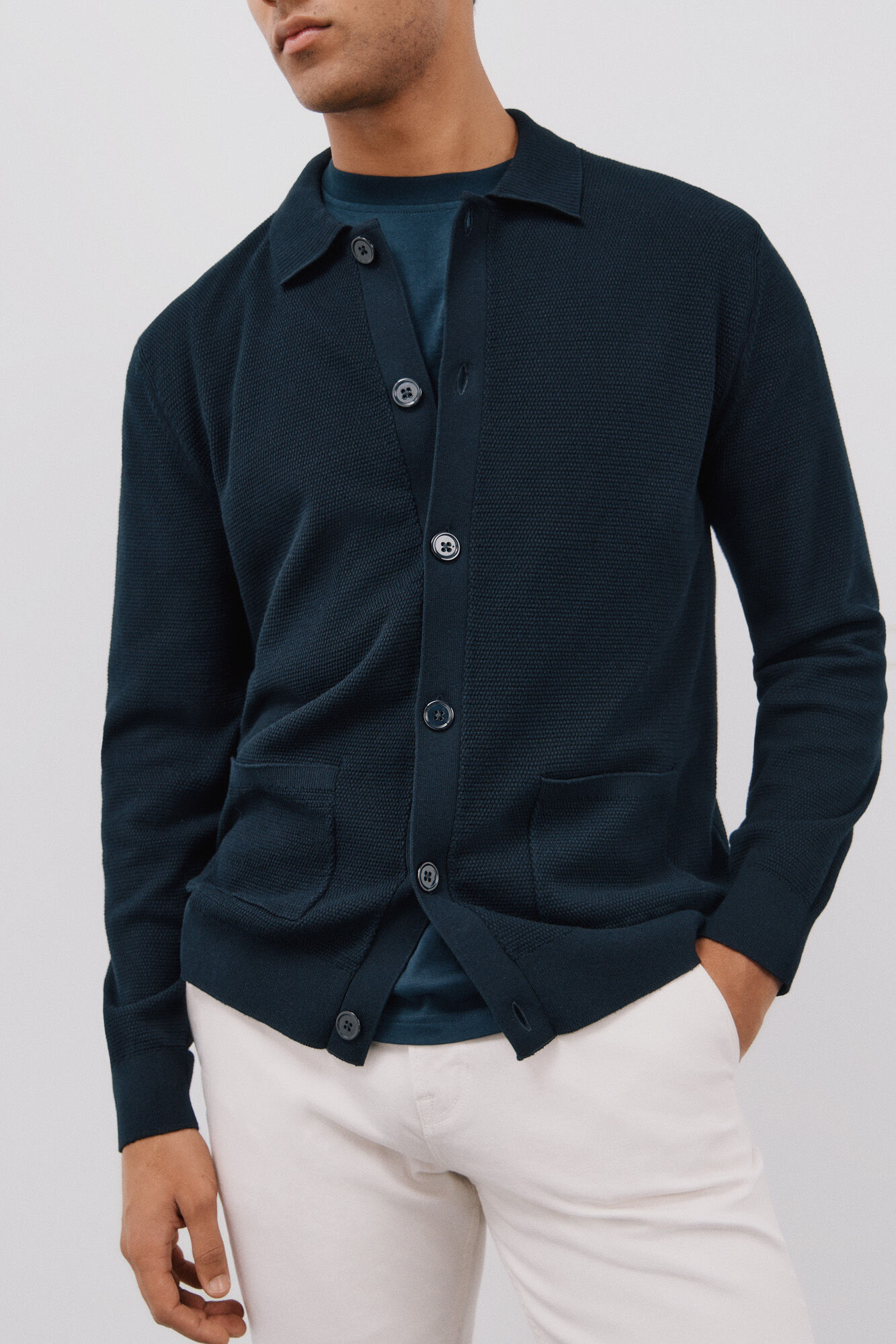 Cárdigan ligero cuello polo y botones | Cardigans de hombre | Cortefiel