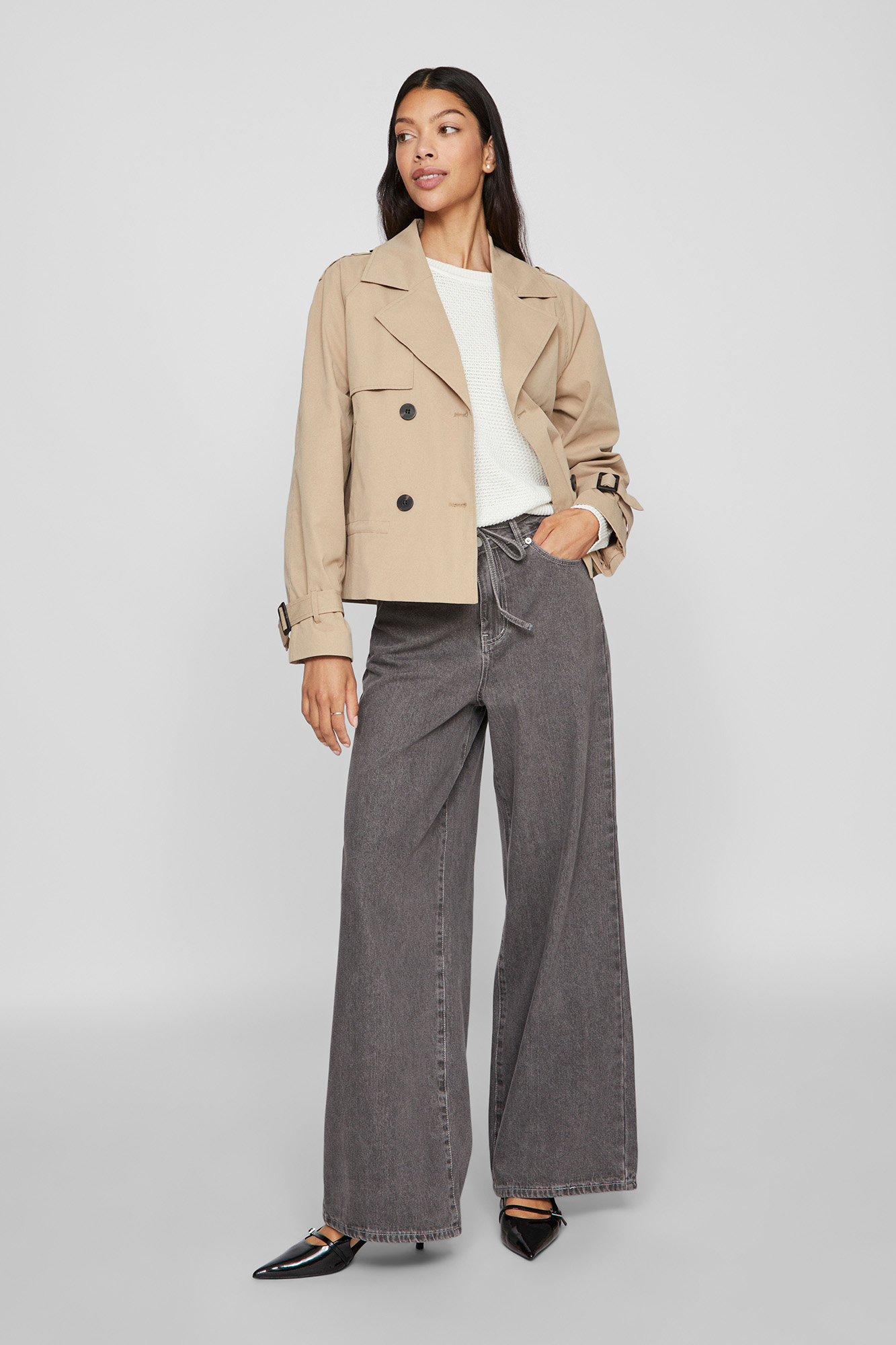 Gabardina corta abotonada | Gabardinas de mujer | Cortefiel