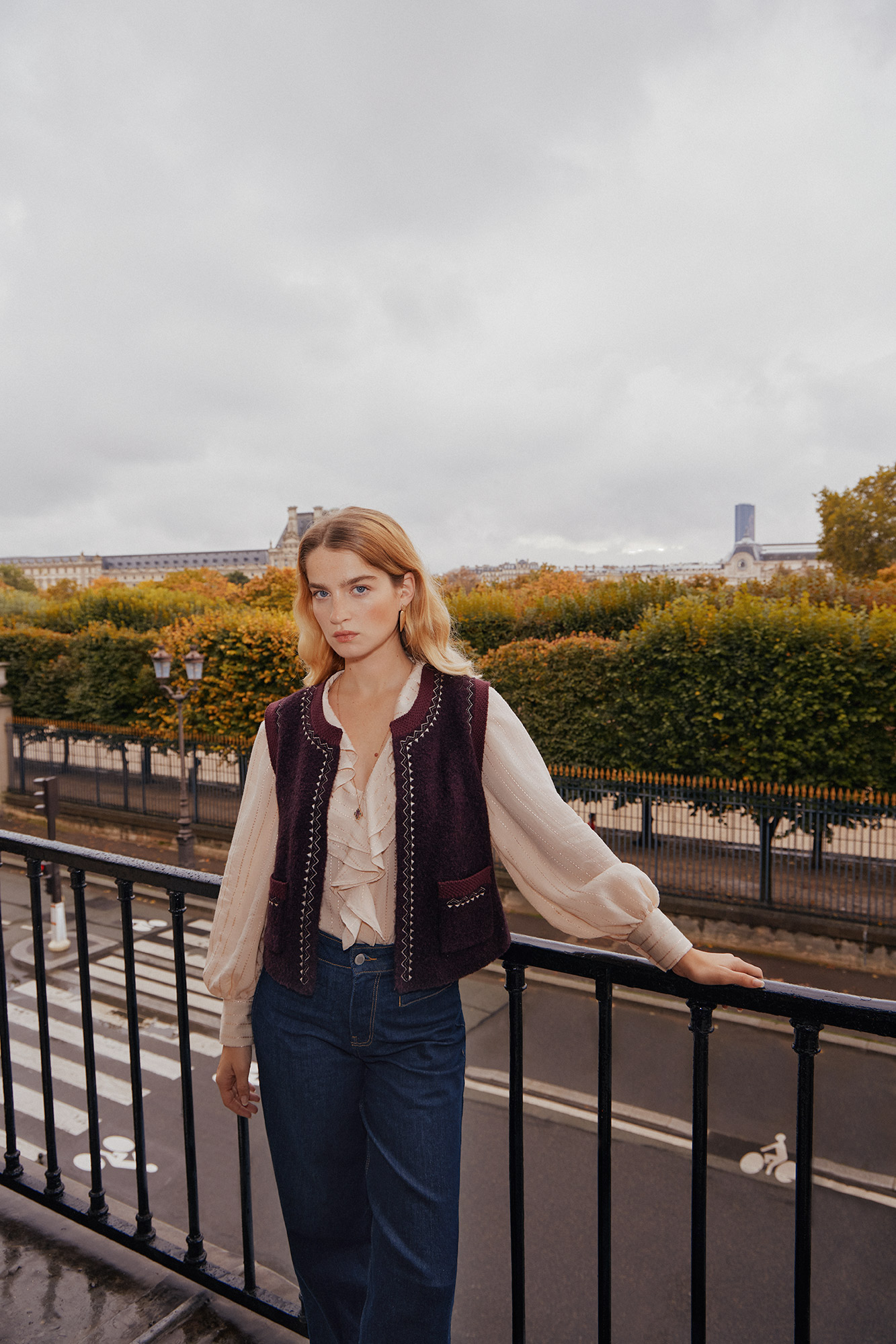 Teodora. Chaleco de punto bordado | Chalecos de mujer | Cortefiel