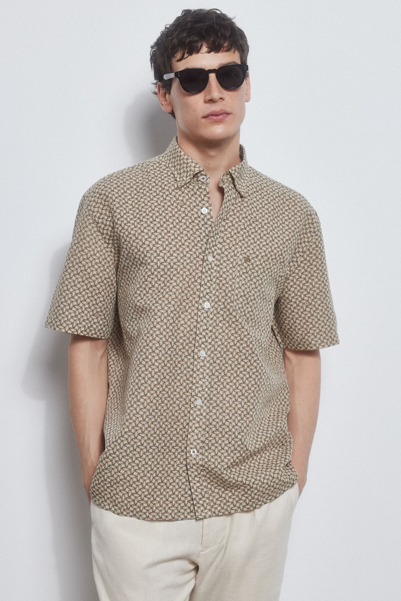 Camisa estampada manga corta | Camisas de hombre | Cortefiel