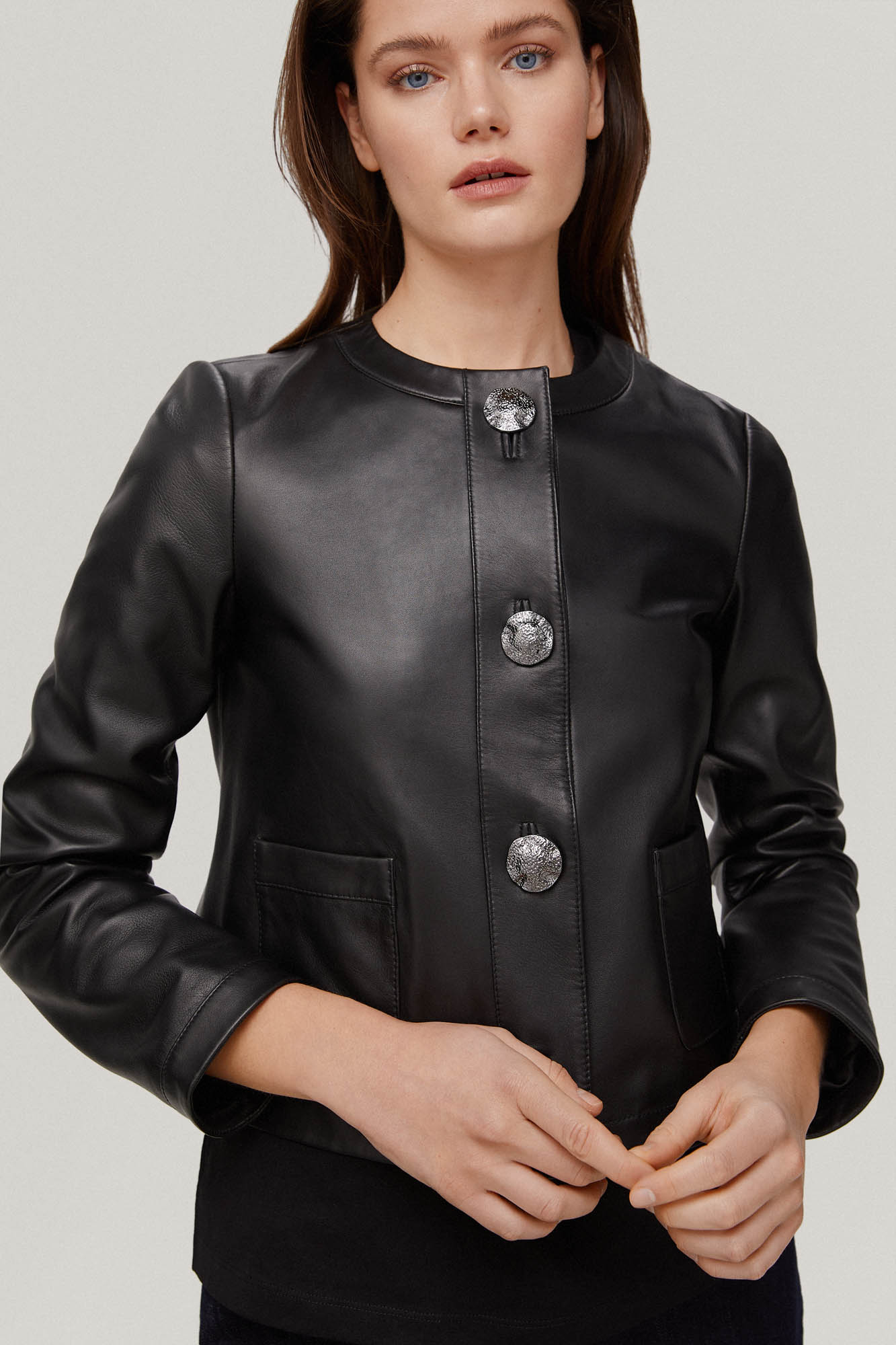 Casaco de pele com botões joia | Casacos de mulher | Cortefiel