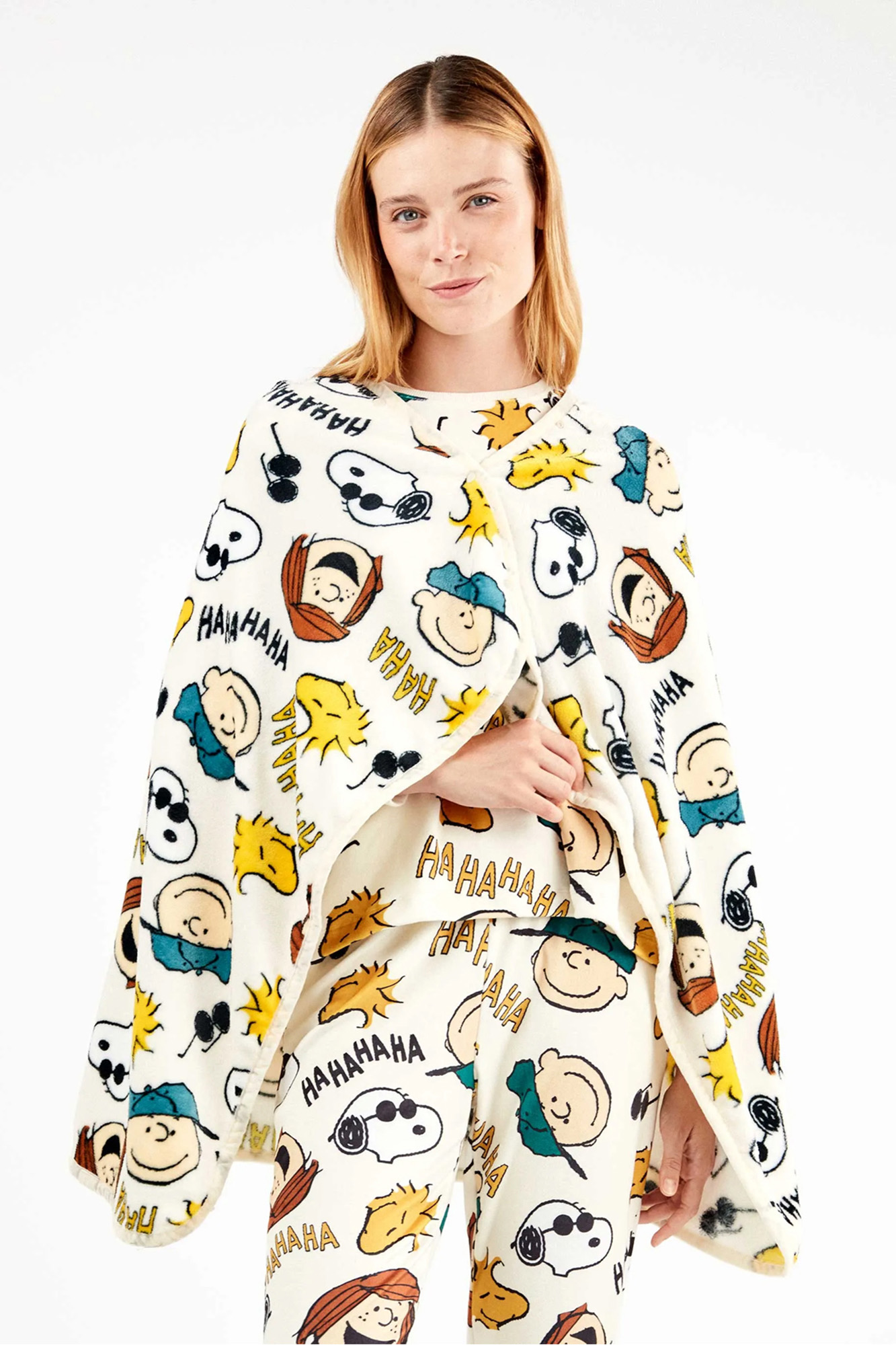 Capa manta Snoopy | Robes para Mulher | Cortefiel