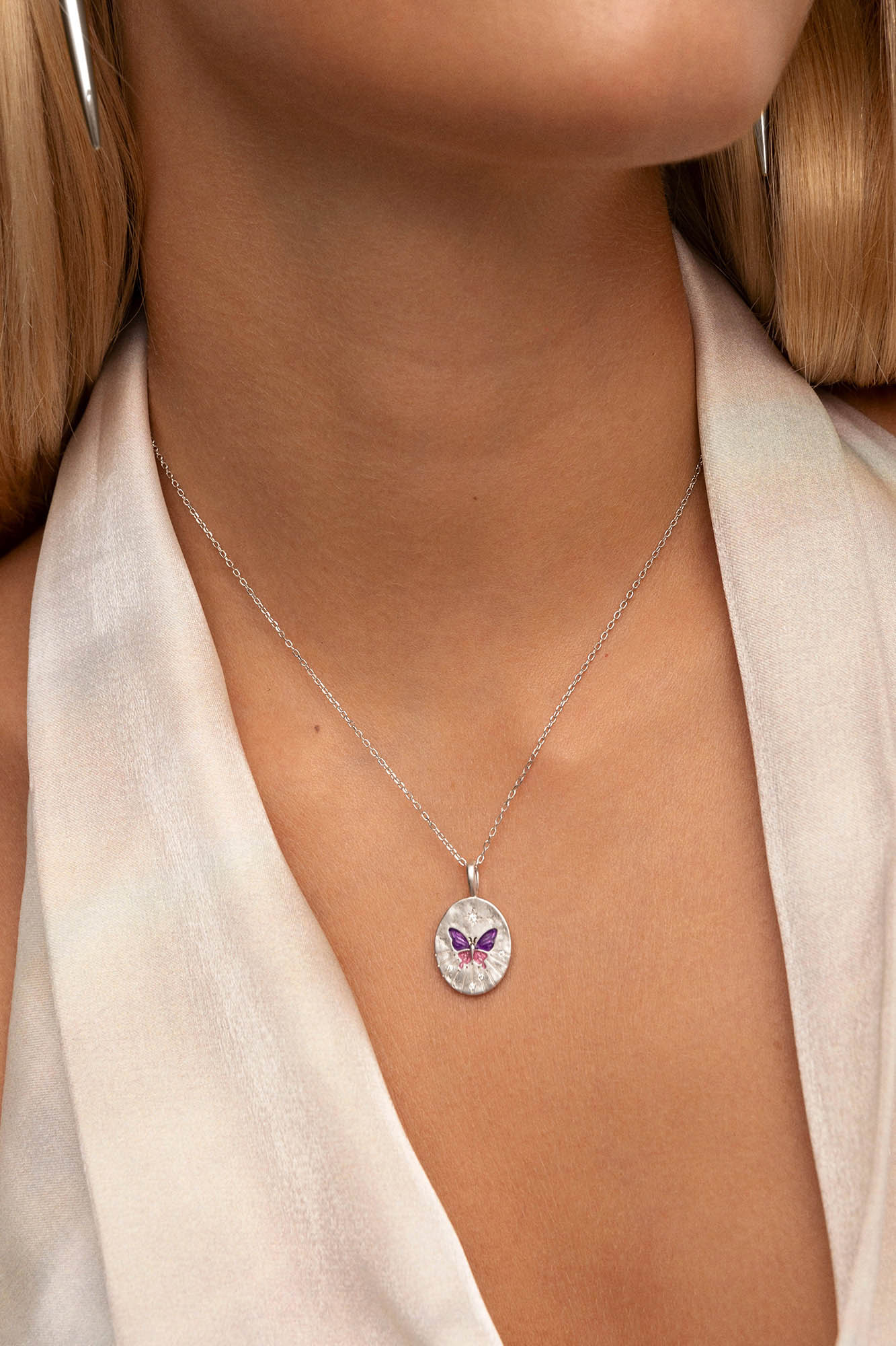 Collar Medallion Butterfly Rose | Collares | Cortefiel