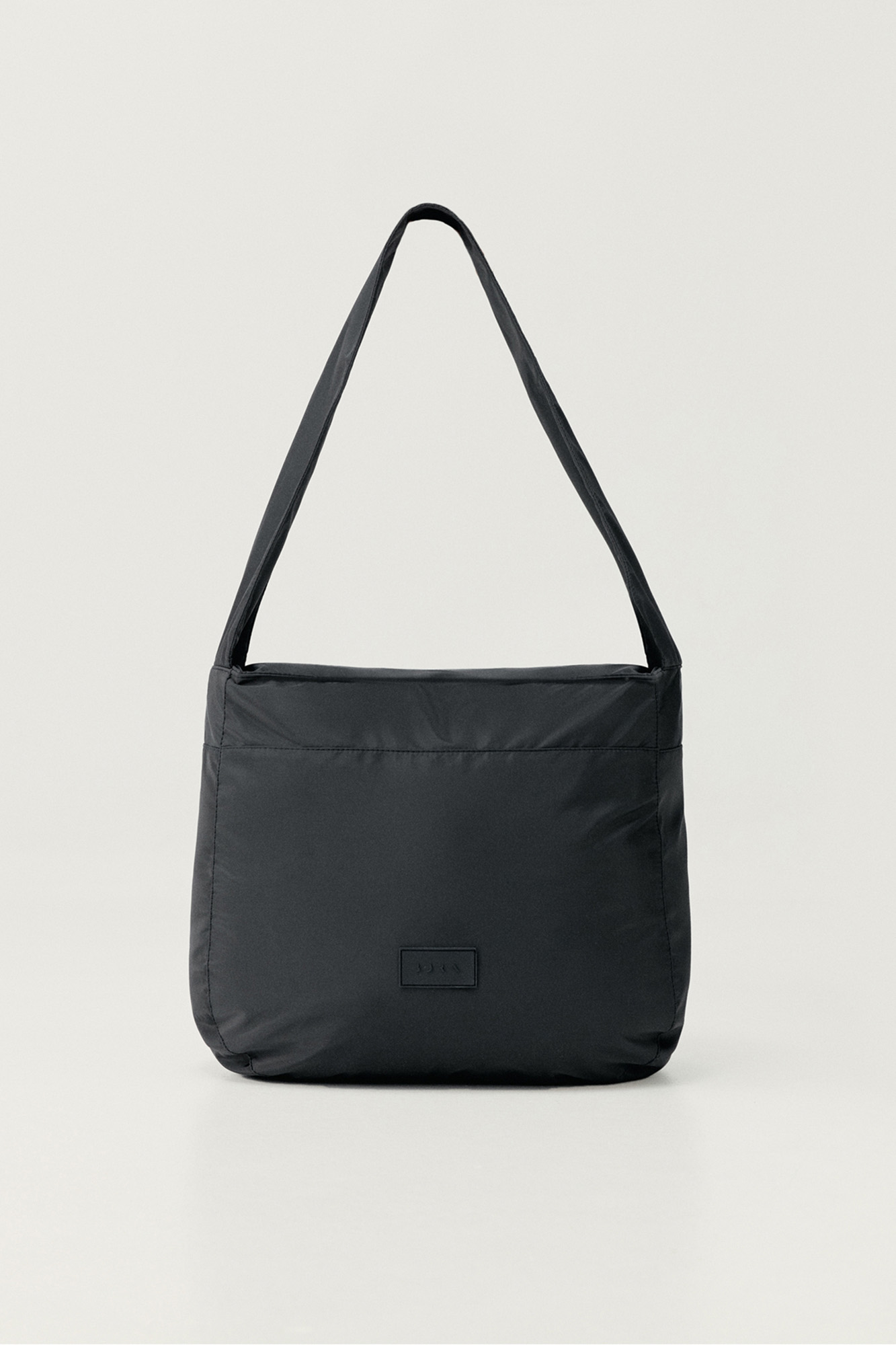 Mala tote bag Sansa Black | Bolsas desportivas para Mulher | Cortefiel