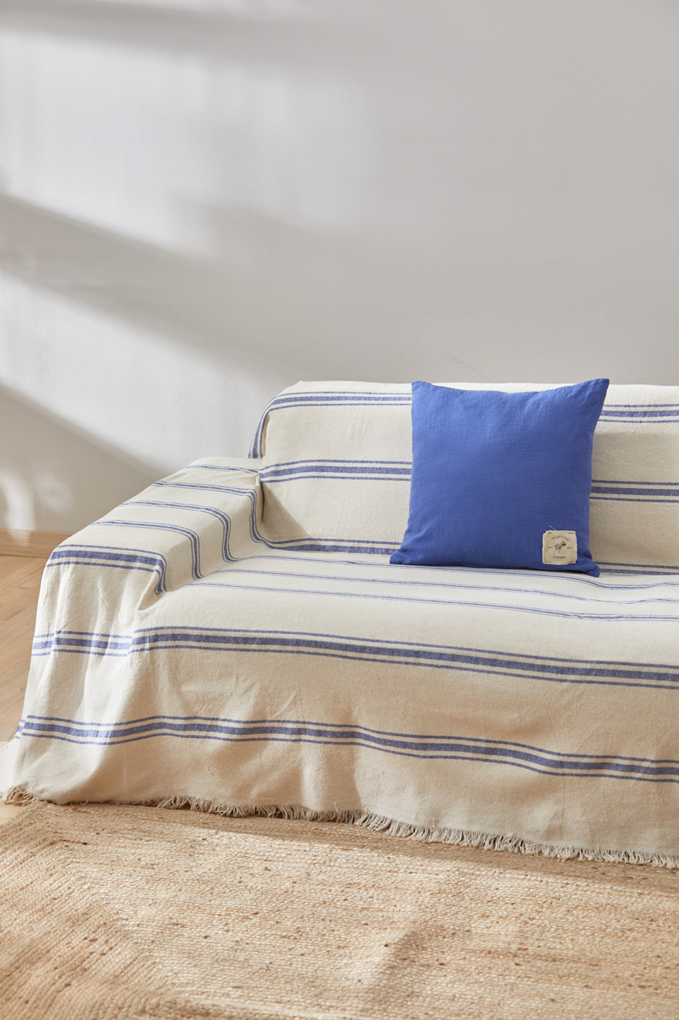 Colcha com risca tecida azul Bari | Quarto | Cortefiel
